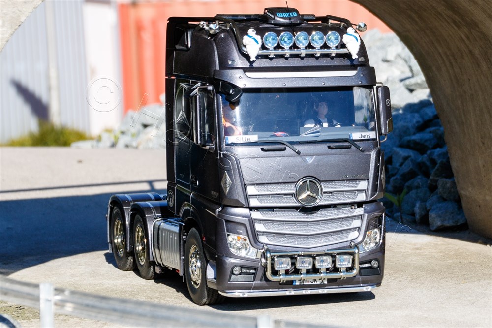 Mercedes-Benz Actros 3363 6x4 GigaSpace Sattelzugmaschine